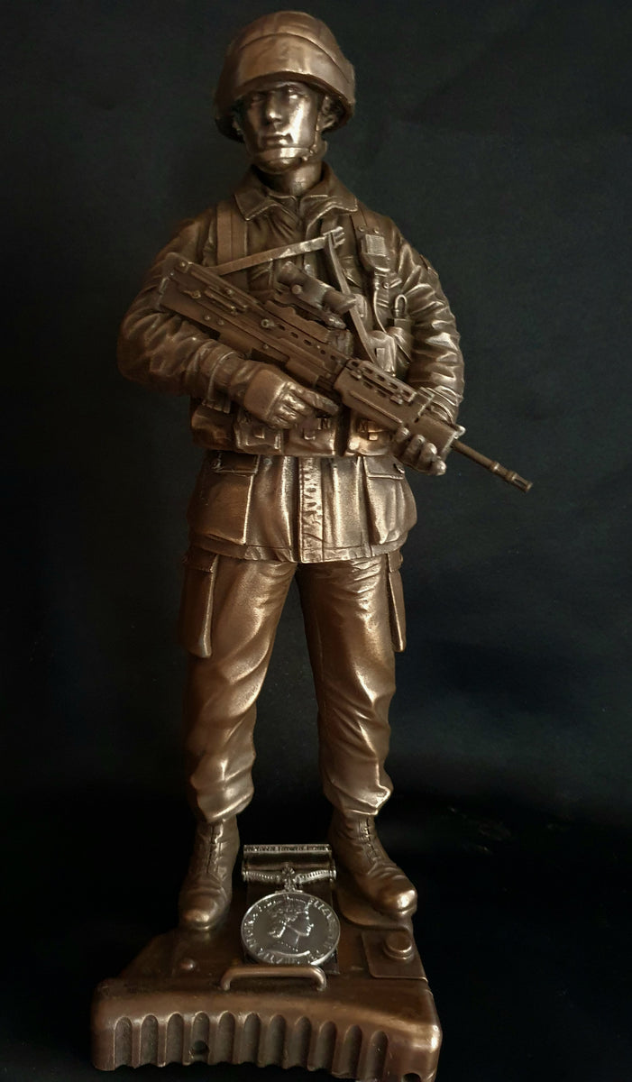 NI 02 Op Banner SA80 version. All Regimental headdress available. Choo ...