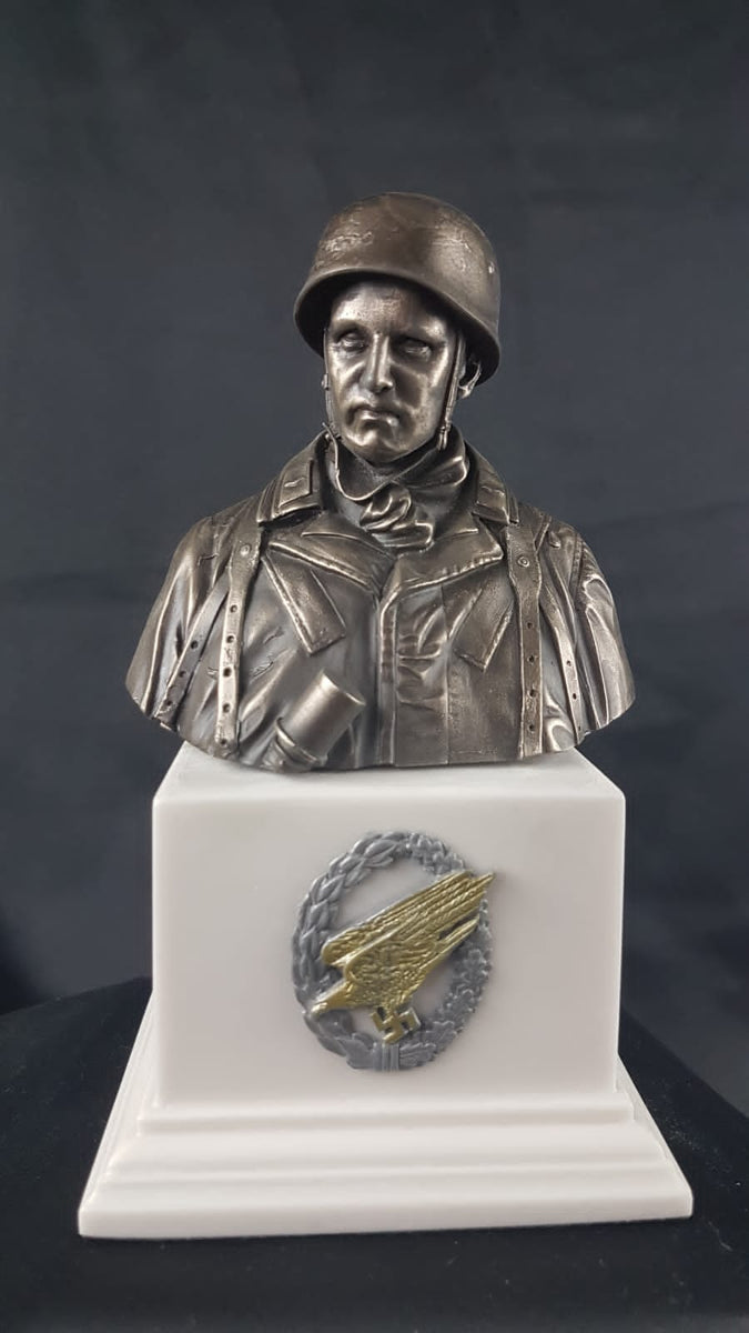 German Paratrooper Fallschirmjager FJR 6 Normandy 1944 . Cold Cast Bro ...